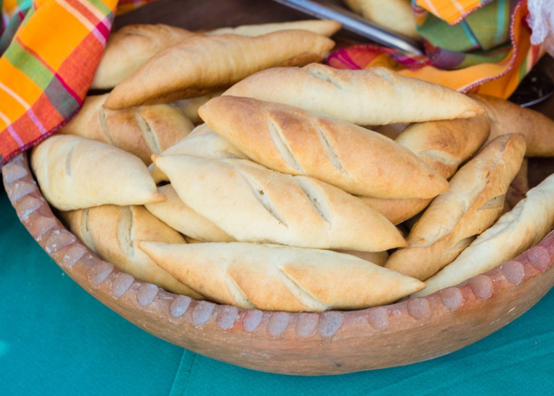 How to Host a Lohri Party in the UK — Food, Music & Traditions? - CurryBien